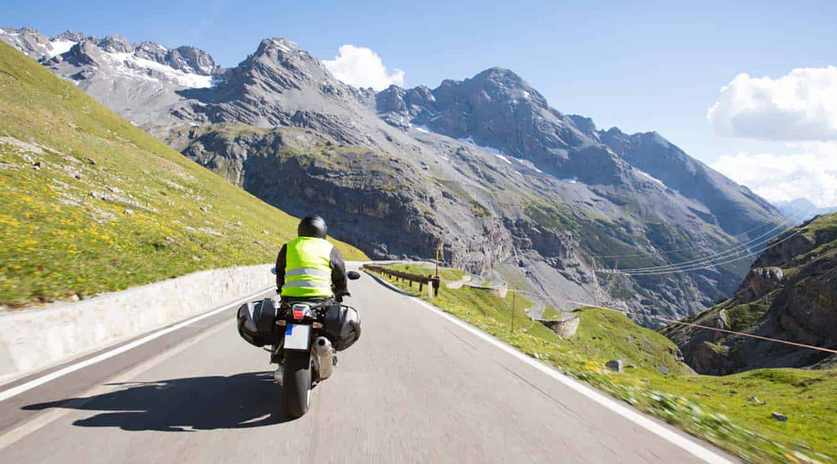 3 Best Motorcycle Roads in Switzerland | Cardo Systems