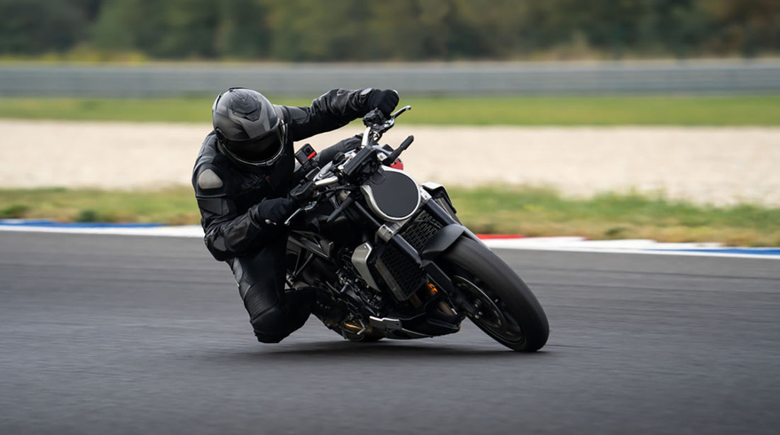 Motorcycle Knee Dragging: Everything You Need to Know | Cardo Systems
